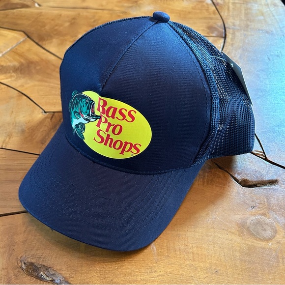 Bass Pro Shops | Accessories | New Bass Pro Shops Trucker Hat Black ...
